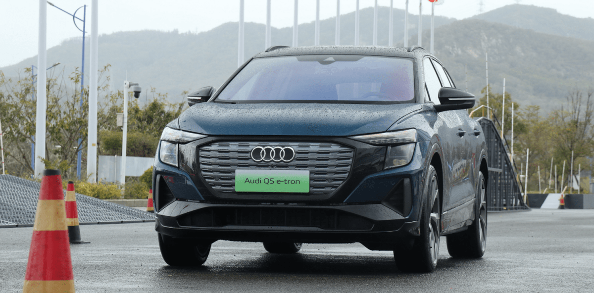 续航560公里，豪华纯电中大型SUV，奥迪Q5etron产品力十足_搜狐汽车_搜狐网