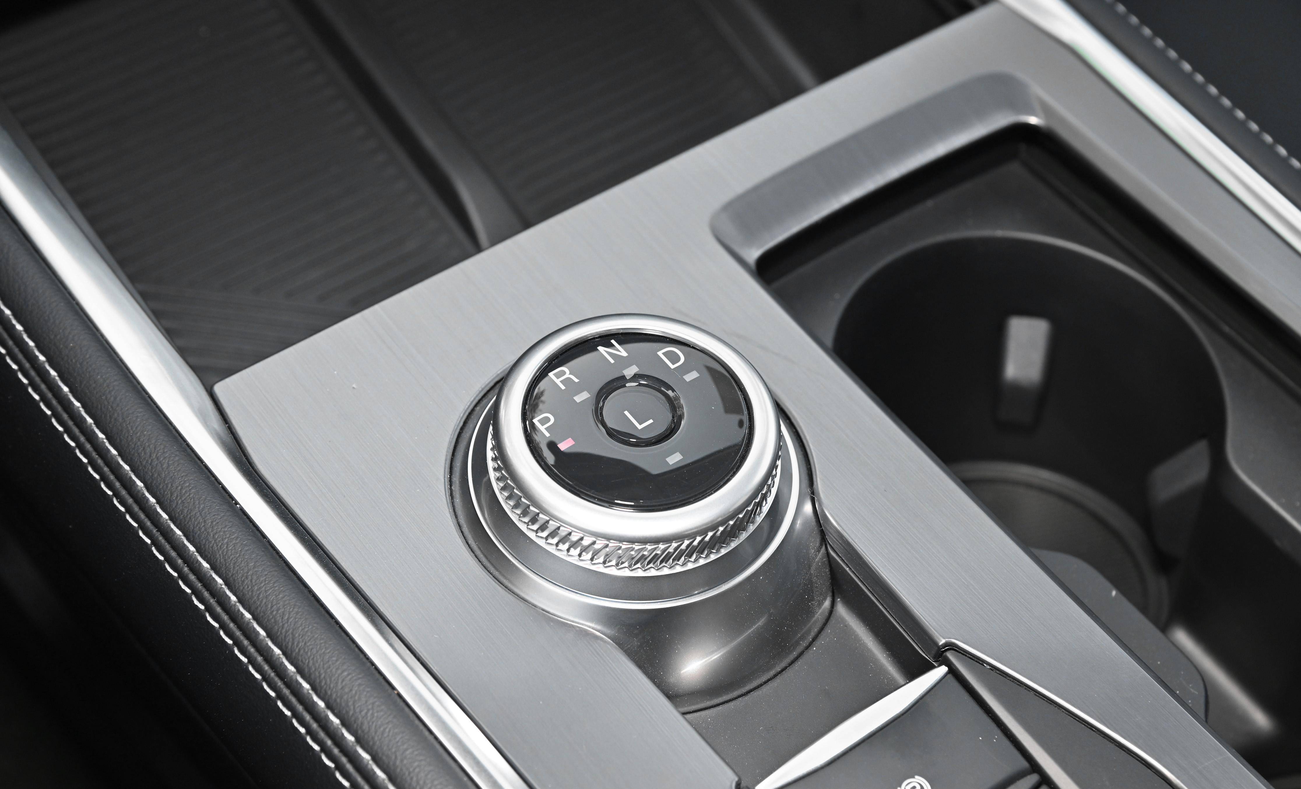 福特探险者：配2.3T+10AT动力，与奥迪Q7同级，不到31万起却不火_搜狐汽车_搜狐网