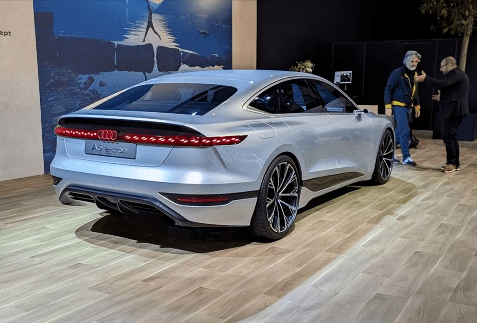 奥迪加速转型！纯电版A6L将入华，比奔驰E级还漂亮，续航达700Km_搜狐汽车_搜狐网
