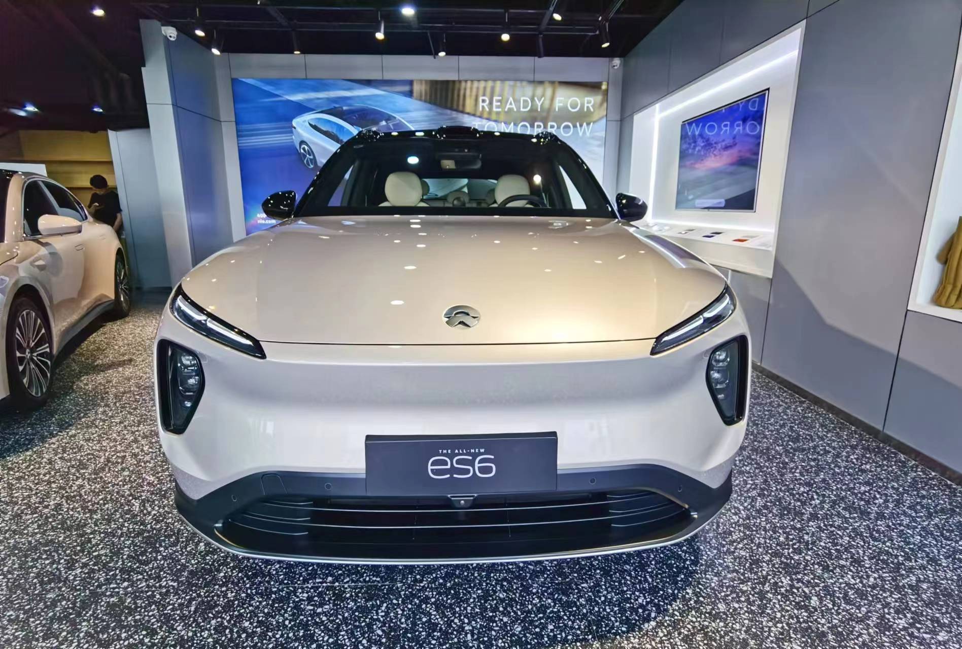 蔚来ES6探店：选装后逼近40万，离月销破万还有多远？_搜狐汽车_搜狐网