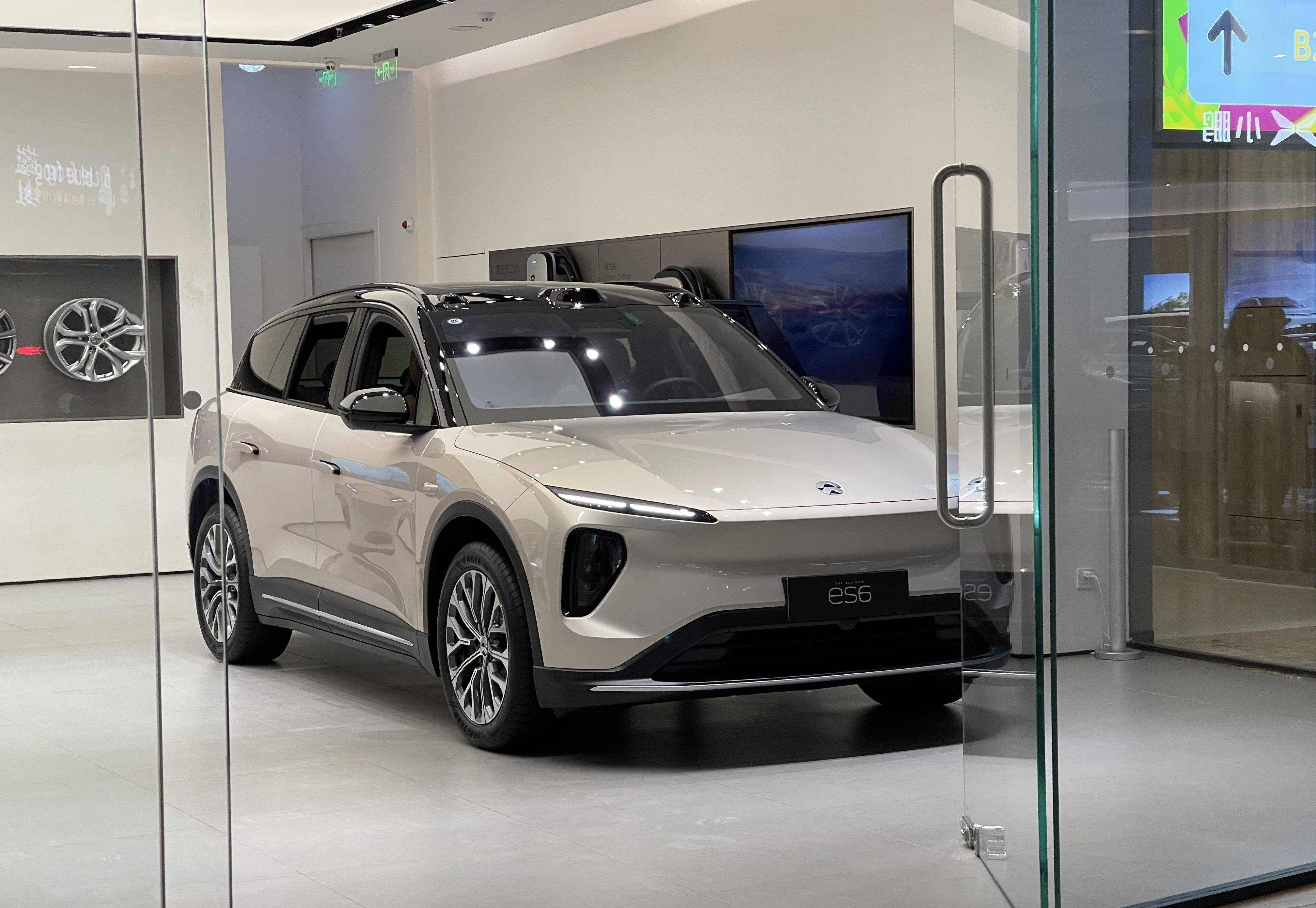 实拍全新蔚来ES6：36万起就有老款50万级享受，后悔老款买早了_搜狐汽车_搜狐网