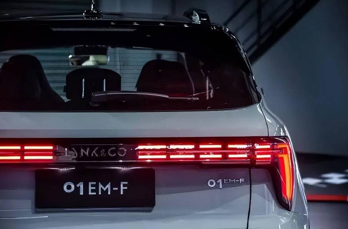 家用SUV新生代！入手领克01 EM-F之前，你得知道这些_搜狐汽车_搜狐网
