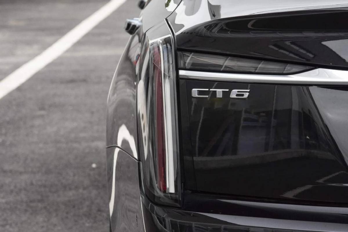 全新凯迪拉克CT6实拍，轴距超3米1，配33英寸大屏，能成爆款？_搜狐汽车_搜狐网