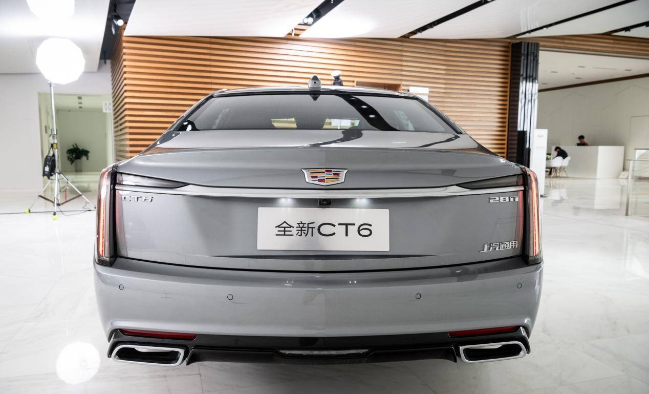 实拍凯迪拉克全新CT6：35.97万起售，旗舰气场依旧，智能化提升_搜狐汽车_搜狐网