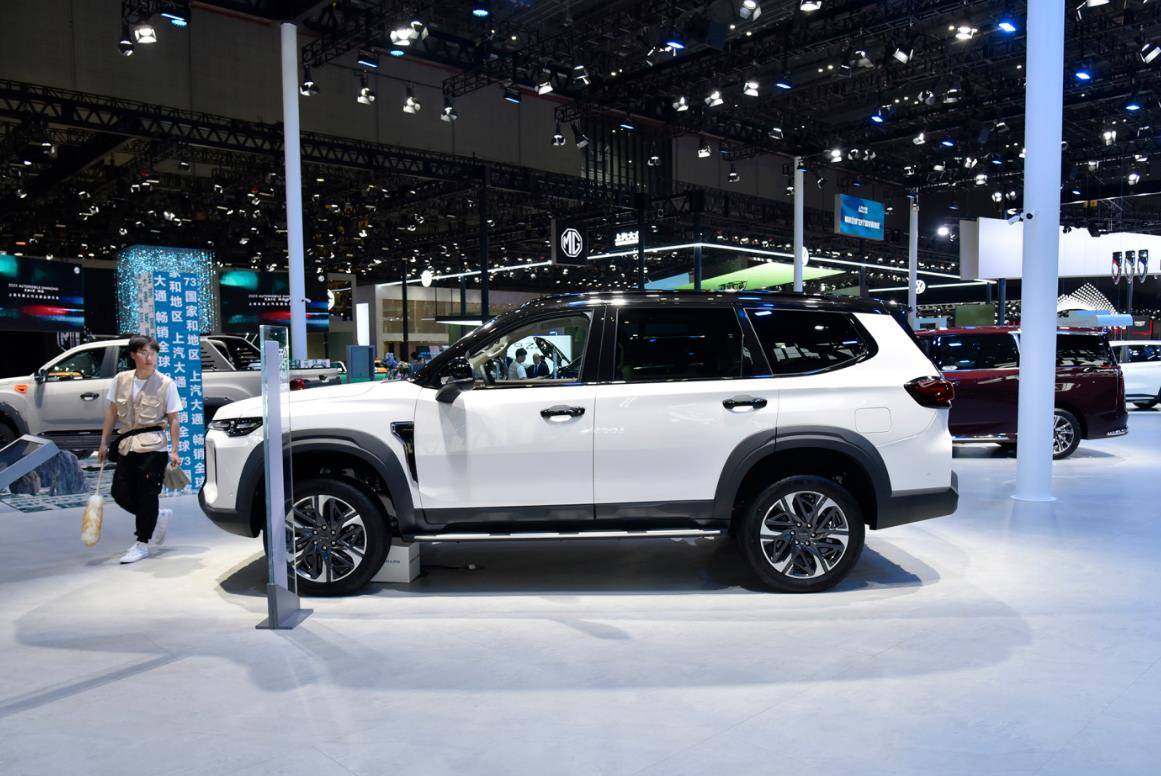 超5米大块头，261马力配采埃孚8AT，有它还盯着坦克300？_搜狐汽车_搜狐网