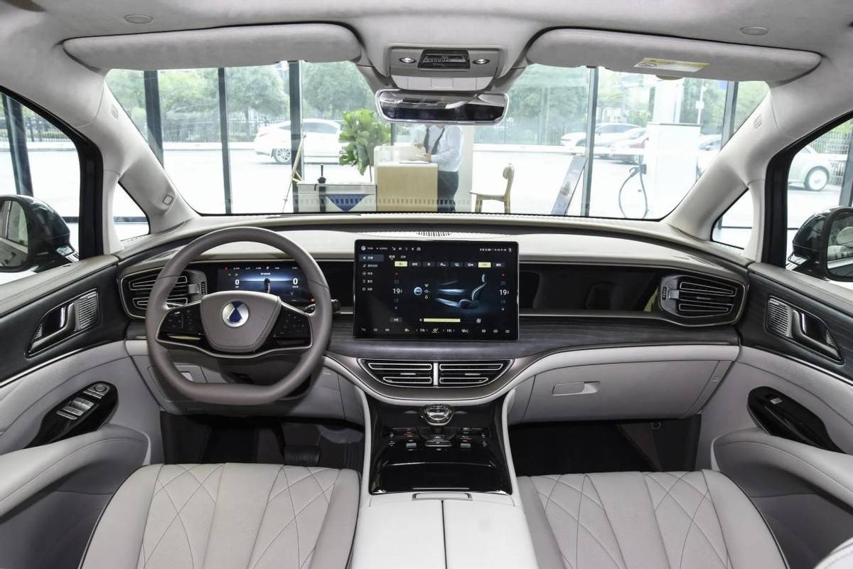 都是绿牌MPV，梦想家PHEV和腾势D9 DM-i，谁才懂高端？_搜狐汽车_搜狐网