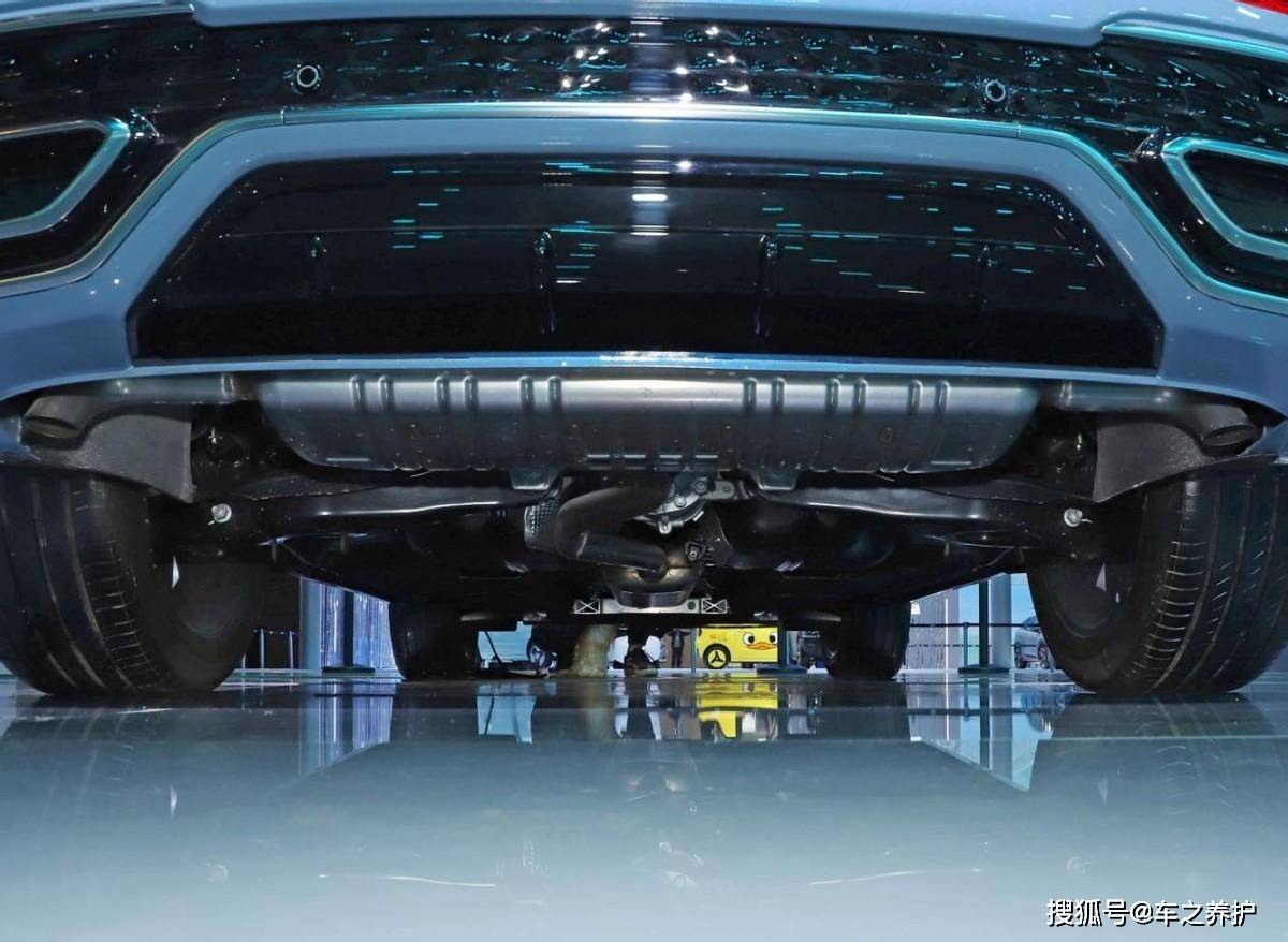 静态体验红旗HS5：标配2.0T+8AT，值得国人追捧吗？_搜狐汽车_搜狐网