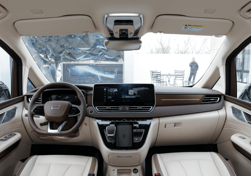 试驾奔腾M9，主打大空间，2.0T＋48V轻混动力出众_搜狐汽车_搜狐网