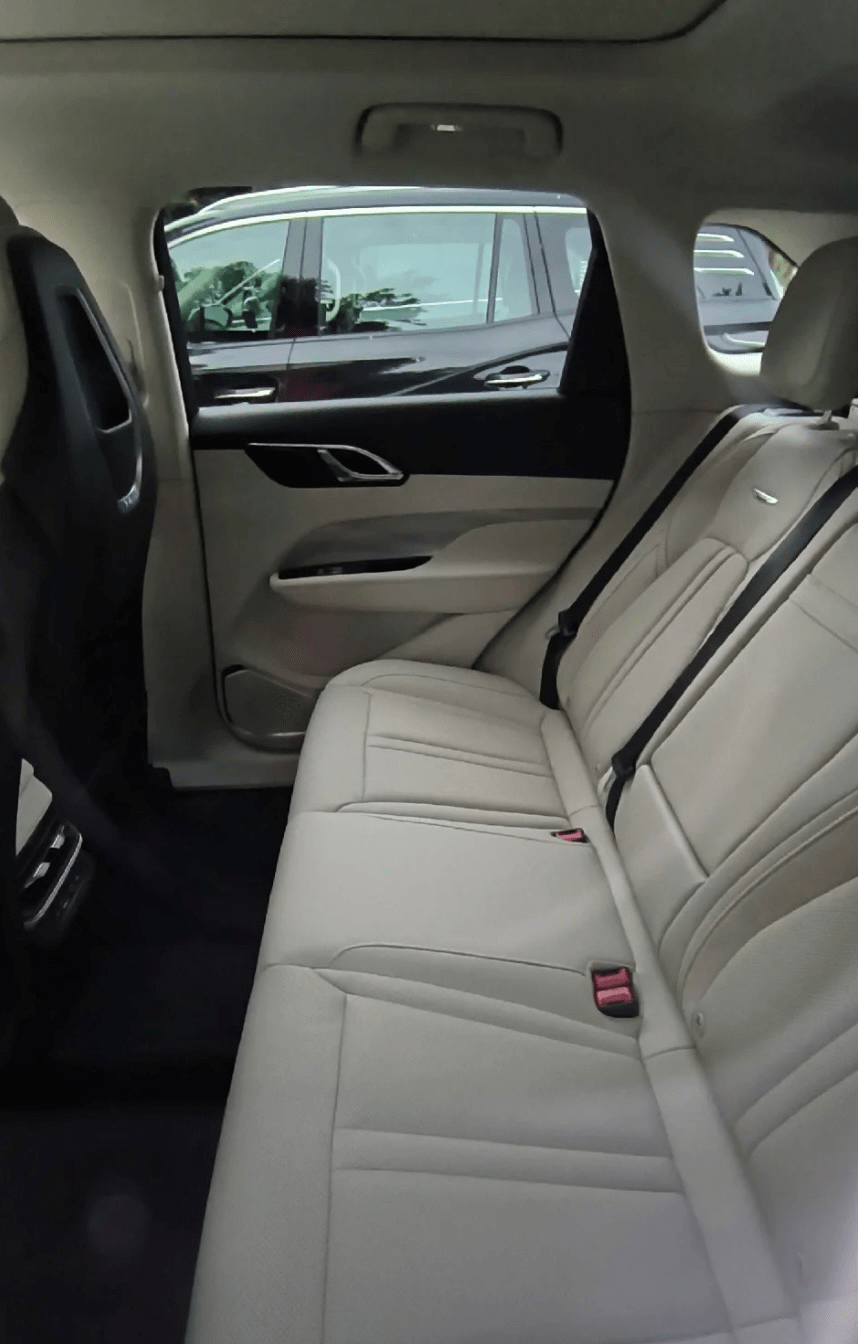 红旗再亲民！HS3现身街头，大过H6配252马力，15万会成爆款吗？_搜狐汽车_搜狐网