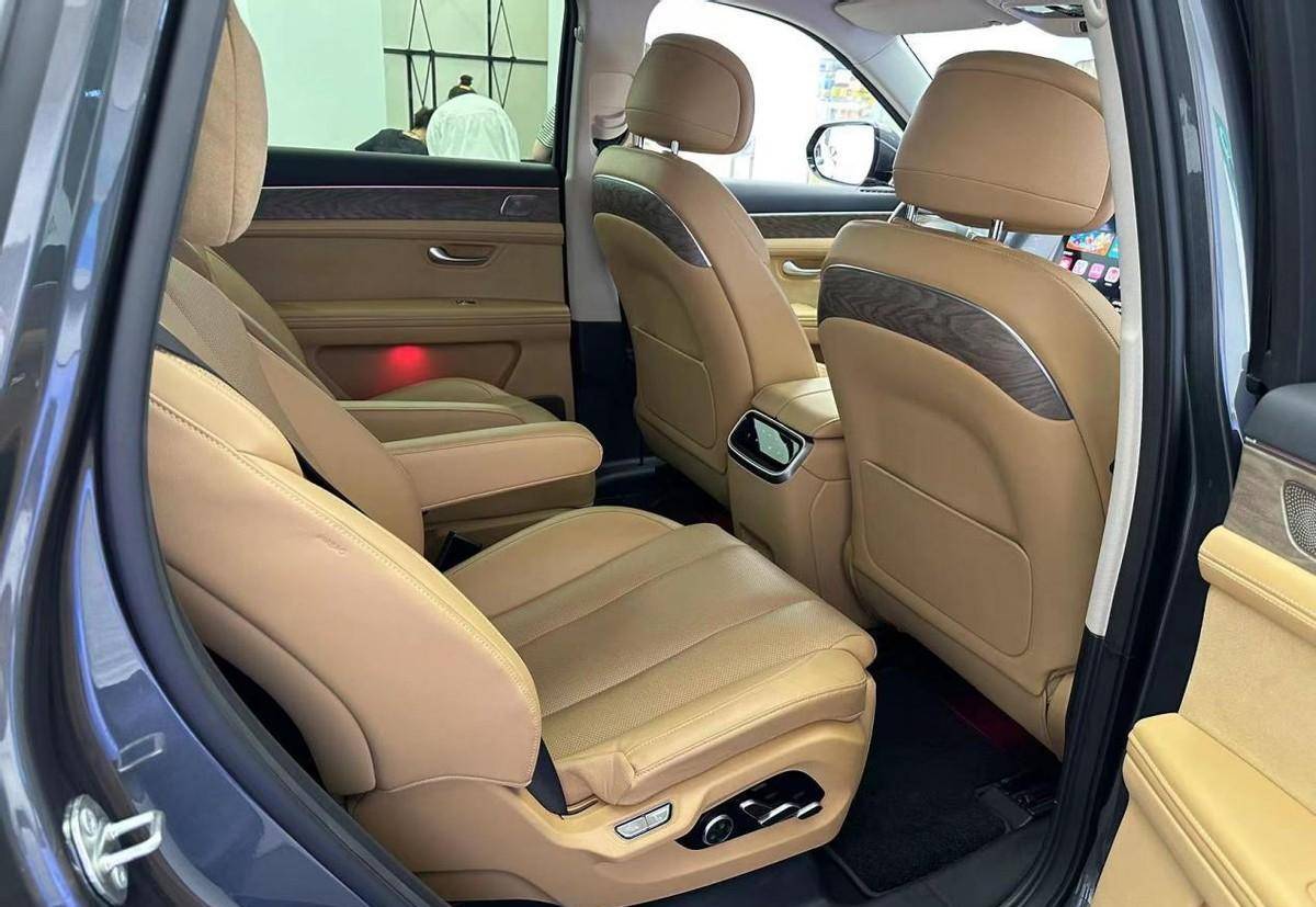 同为增程SUV，问界M7为何卖不过理想L8？实拍2022款 两驱舒适版_搜狐汽车_搜狐网