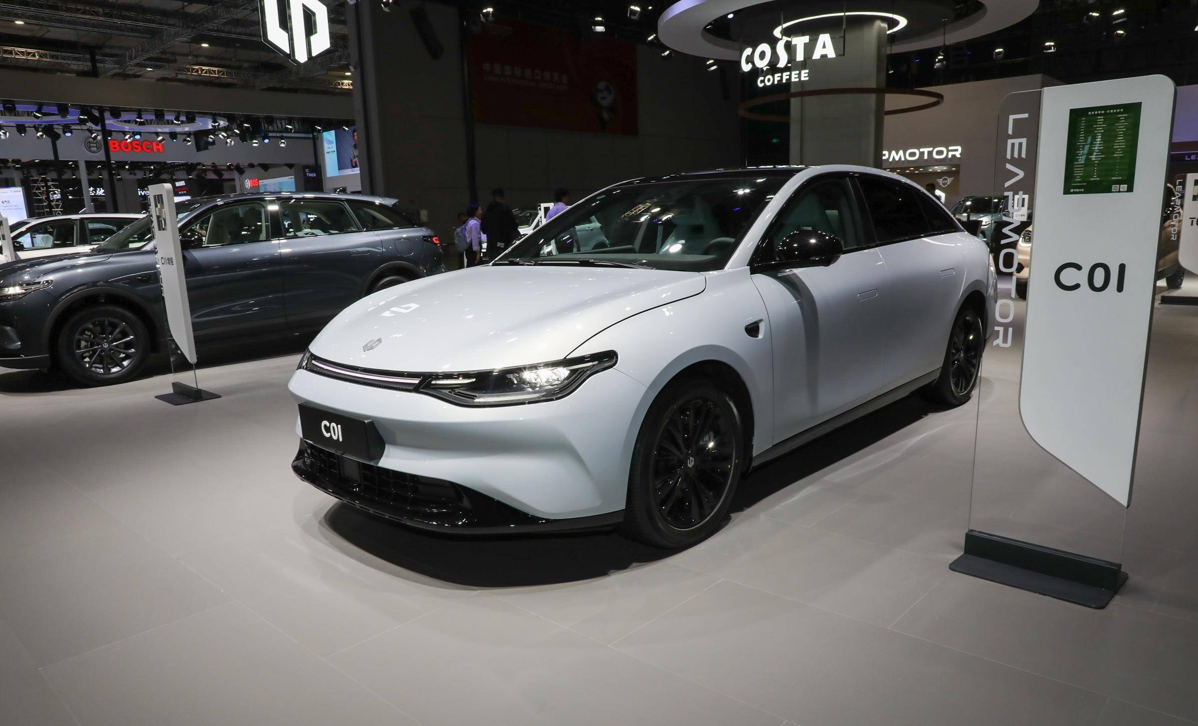 定位中大型车，售14.98万，可续航525公里，零跑C01叫好不叫座？_搜狐汽车_搜狐网