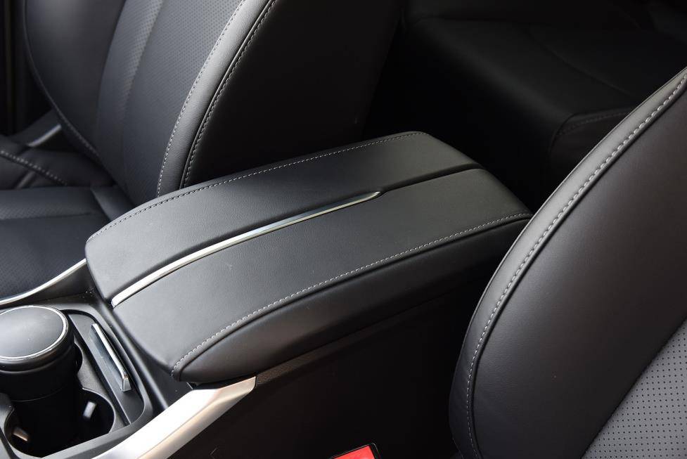 最厚道的硬派SUV，8AT＋马力190匹，配可开启全景天窗，不到12万_搜狐汽车_搜狐网