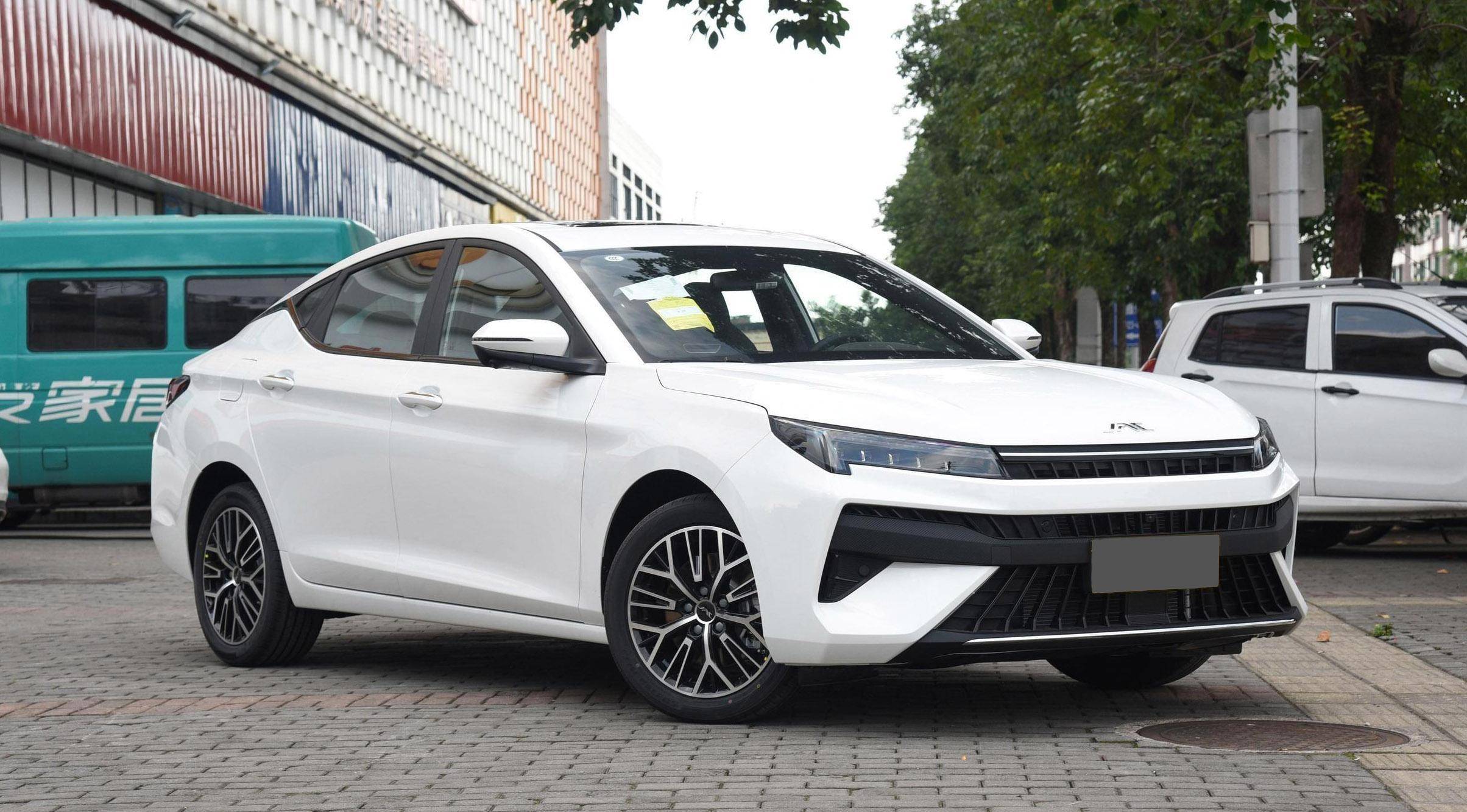 江淮A5 PLUS实车亮相，外观动感时尚，6月24日上市！_搜狐汽车_搜狐网