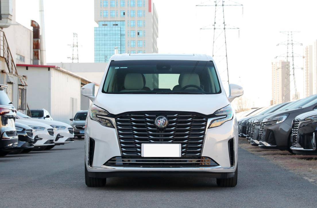 丰田格瑞维亚VS别克GL8，谁才是40万级别MPV的王者？_搜狐汽车_搜狐网