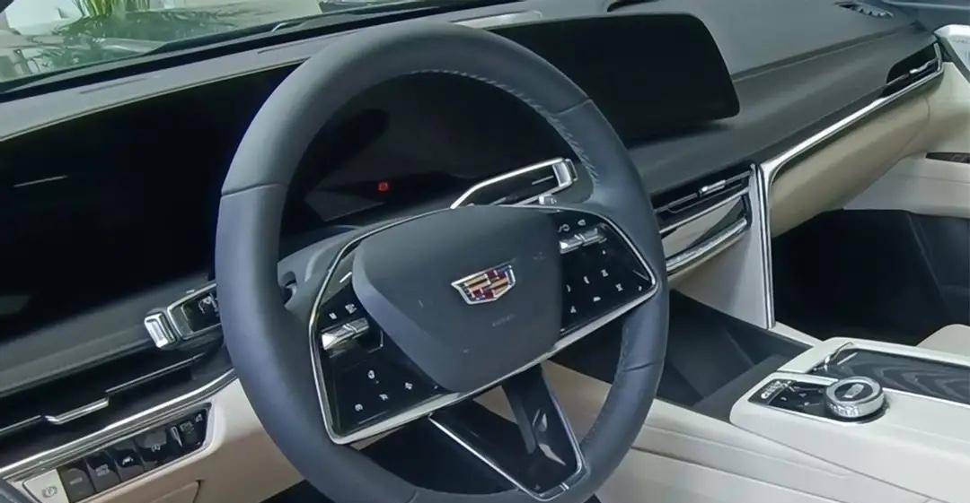 全新凯迪拉克CT6上市，不到36万起，空间大又豪华，奔驰E不香了_搜狐汽车_搜狐网