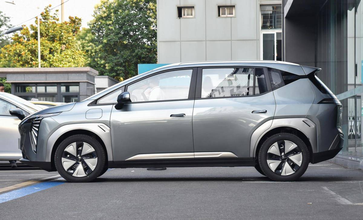 低调的好车推荐，埃安Y，不到12万，月销近2万台_搜狐汽车_搜狐网