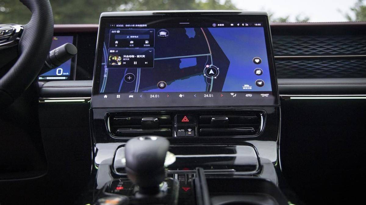 30万预算选购国产豪华MPV，上汽大通G90和传祺M8谁更值得买？_搜狐汽车_搜狐网