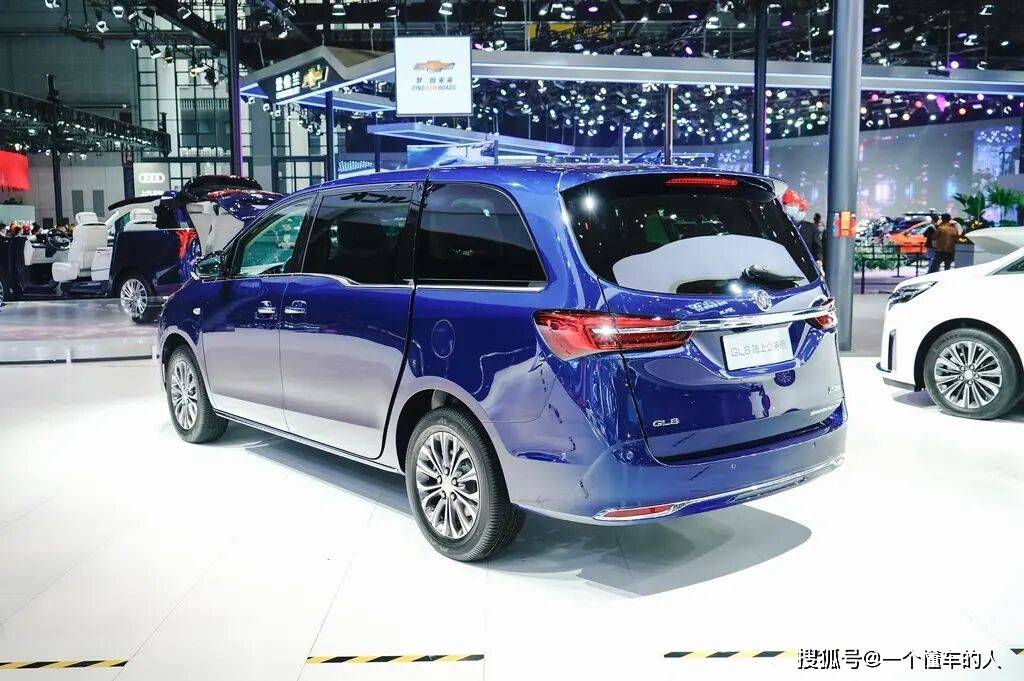 2023款别克GL8，MPV界的霸主！30万左右的预算，选商务还是越野？_搜狐汽车_搜狐网