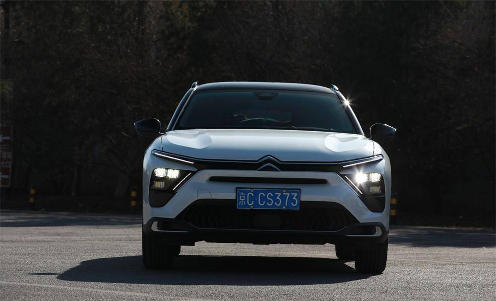 同平台法系车东风标致408X和凡尔赛C5 X到底选谁？_搜狐汽车_搜狐网