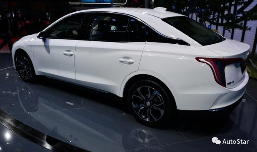 全新红旗E-QM5 PLUS上市，毫无出众之处？消费者并不想买单_搜狐汽车_搜狐网