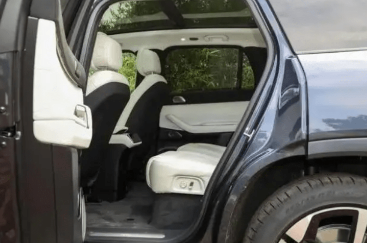 同为30万级最畅销的大五座新能源SUV，蔚来ES7和岚图FREE谁更值得买？_搜狐汽车_搜狐网