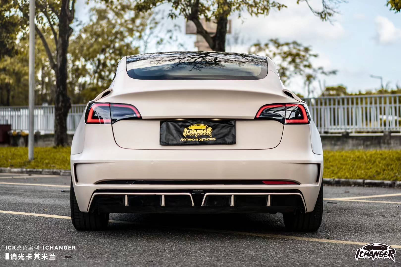 特斯拉Model3-Ichanger改色膜消光卡其米兰，丝滑度肉眼可见_搜狐汽车_搜狐网