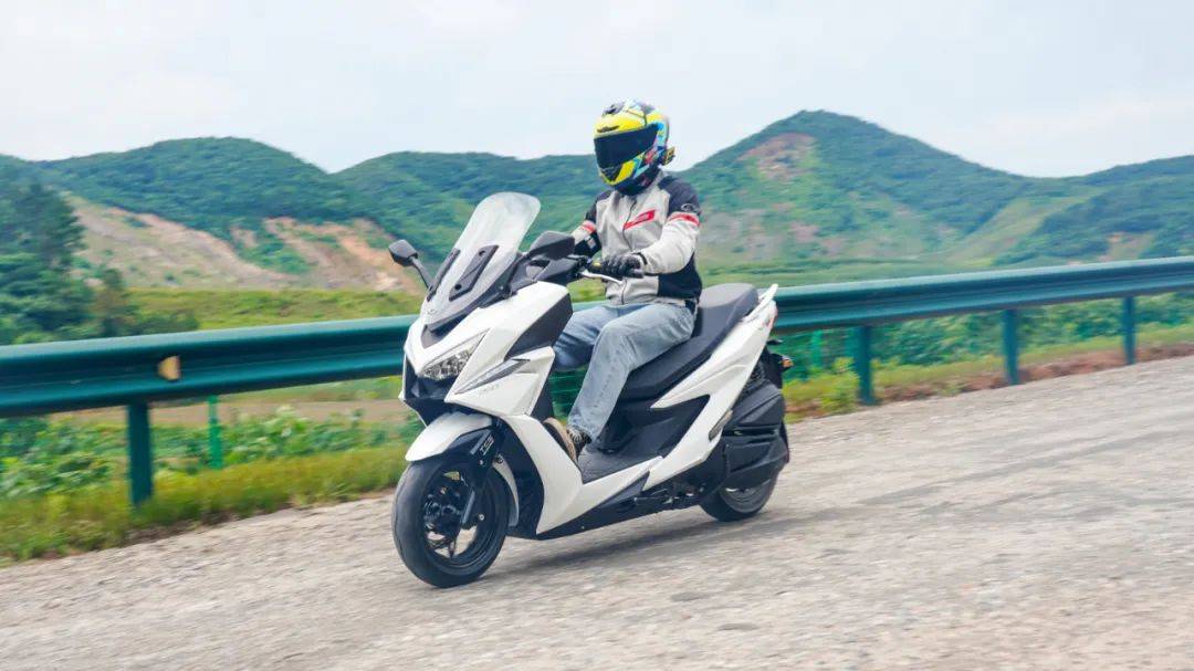 操控惊艳的大平踏—26999光阳ST250摩智测评_搜狐汽车_搜狐网