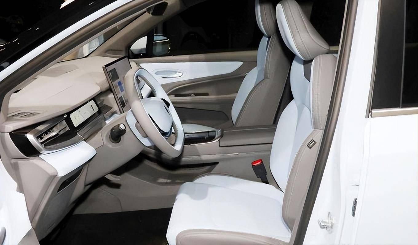 宋PLUS不香了？吉利全新轿跑SUV要来了，续航达750km，关键是后驱_搜狐汽车_搜狐网