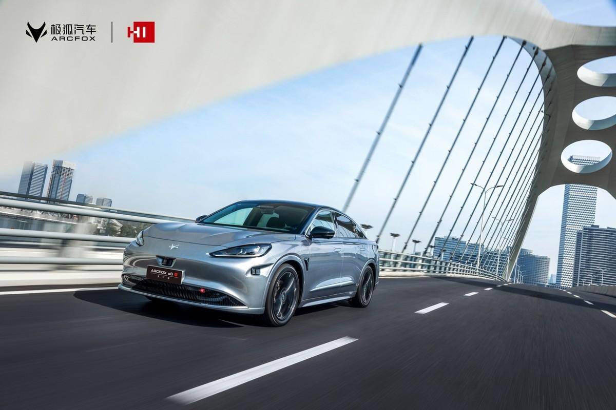 14项智驾功能优化，AVP功能解锁，阿尔法S先行版OTA重磅升级_搜狐汽车_搜狐网