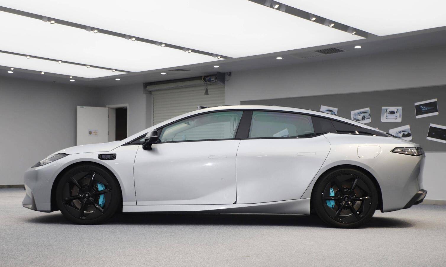 21.99万起，性能堪比V8发动机，纯电轿跑昊铂GT有多抗打？_搜狐汽车_搜狐网