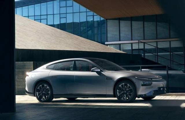 小鹏P7 新增586E版，售价23.99万，配置提升_搜狐汽车_搜狐网