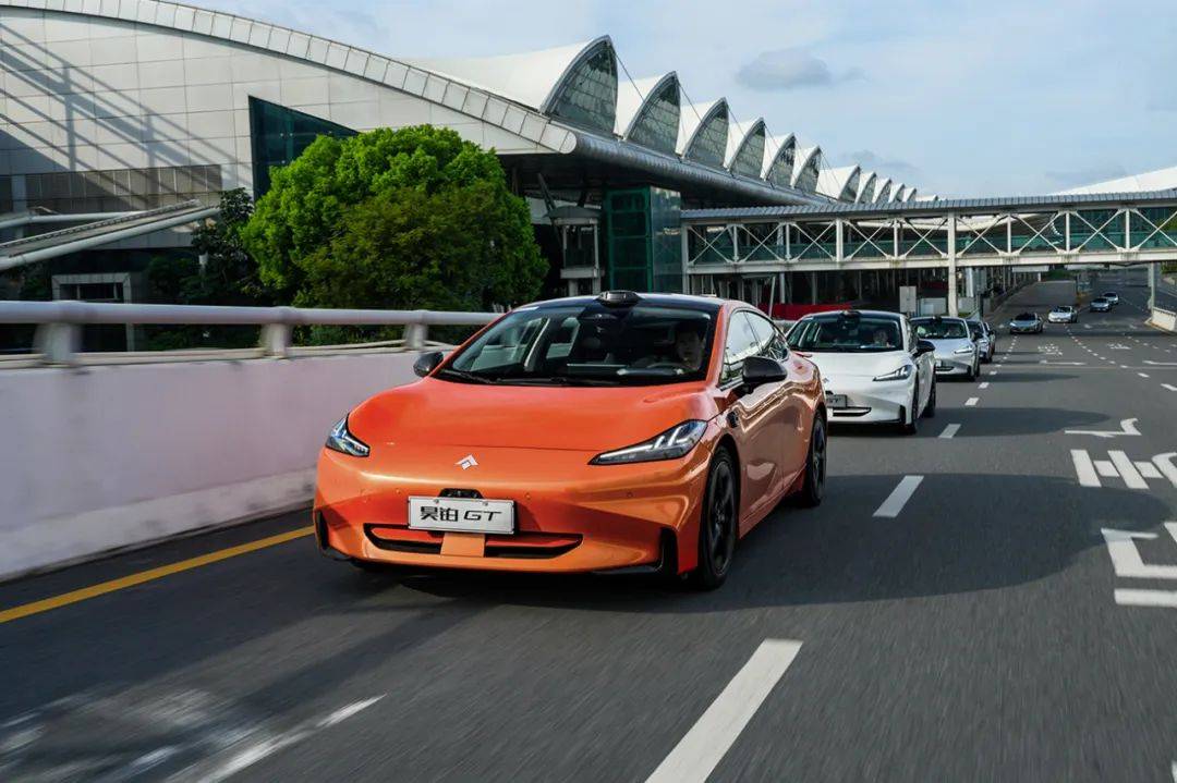 造型性能兼得，续航最高710km，昊铂GT值得买？_搜狐汽车_搜狐网
