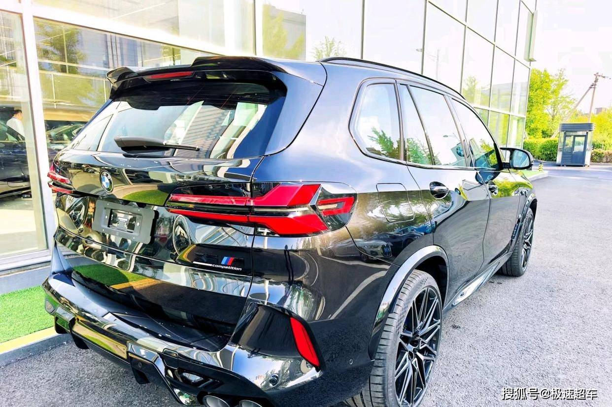 落地超百万！宝马X5“雷霆版”实拍，4.4T引擎爆发强大动力，真帅气_搜狐汽车_搜狐网