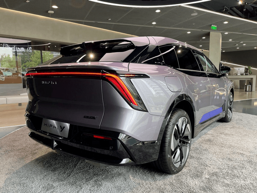 要打蔚来ES6？如此车门开启方式大可不必，高合HiPhi Y实拍_搜狐汽车_搜狐网