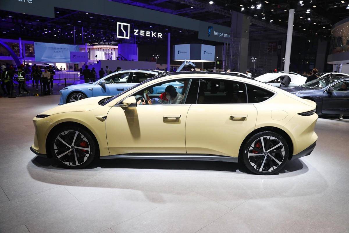 3万VS12.3万，蔚来ET5与岚图追光，谁才是价值之选？_搜狐汽车_搜狐网