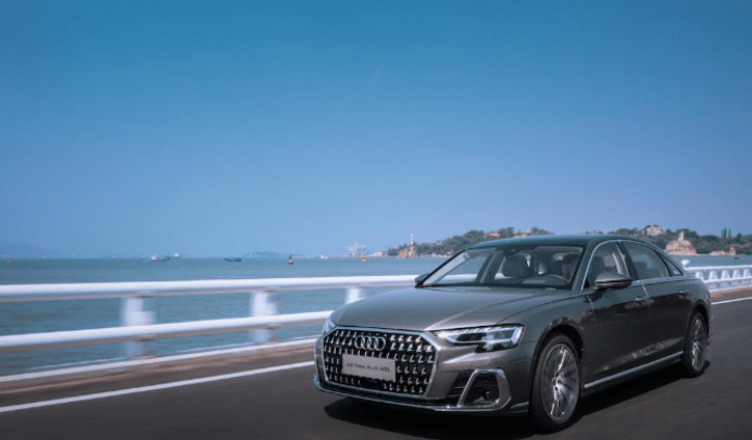 极具未来感，刘德华携手奥迪A8L带领我们驾驭明天的智慧_搜狐汽车_搜狐网