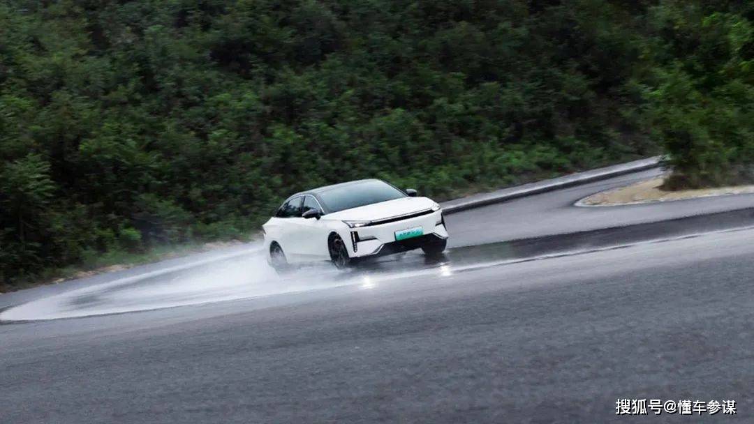 百公里加速6.3秒、极速247km/h，吉利银河L6完成性能首测_搜狐汽车_搜狐网