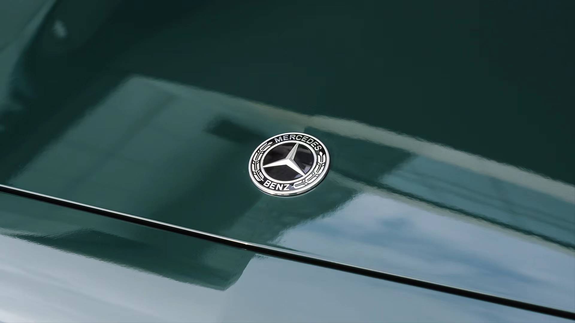 奔驰E63-EKFILM改色膜深翠绿，自带文艺的高级感_搜狐汽车_搜狐网