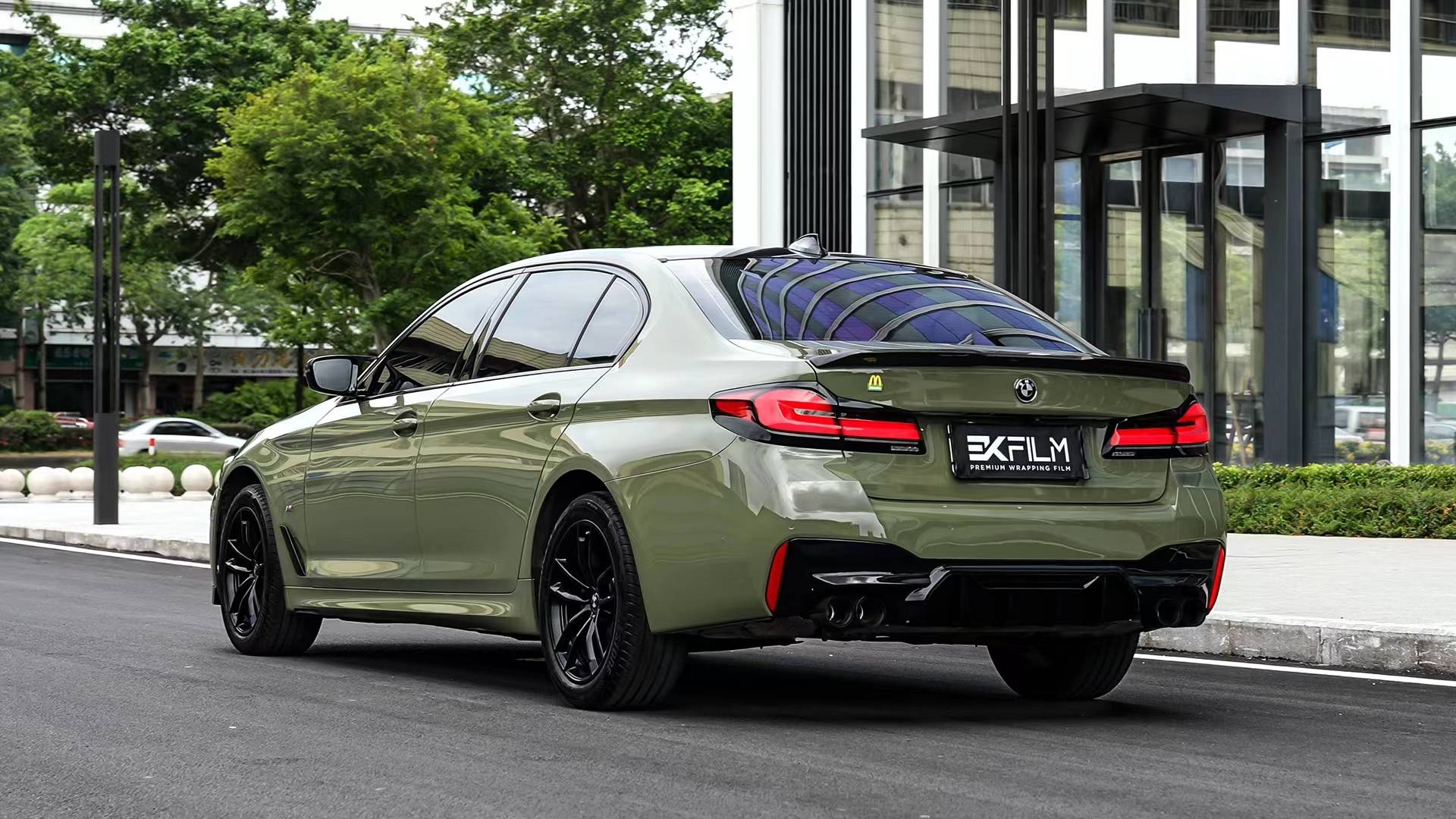 宝马5系EKFILM改色膜曙光绿，长在审美的天花板上_搜狐汽车_搜狐网