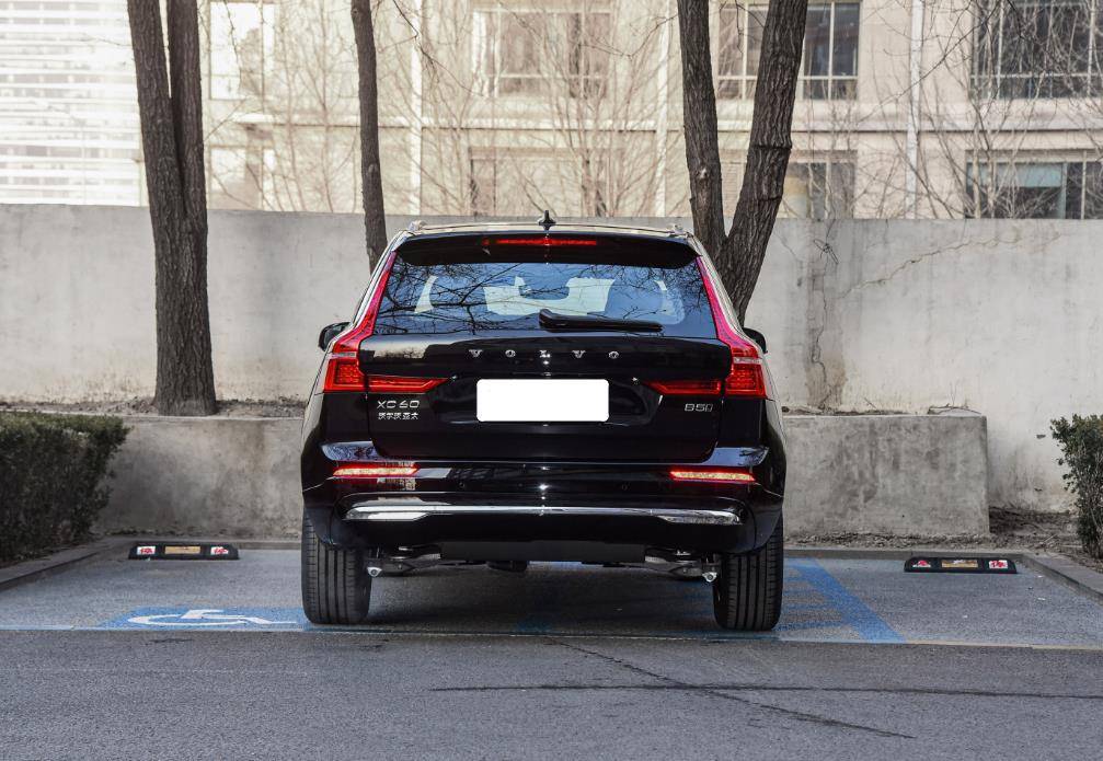 沃尔沃XC60自降身价，与奔驰GLB抢市场，车宽超1米9，不到30万_搜狐汽车_搜狐网