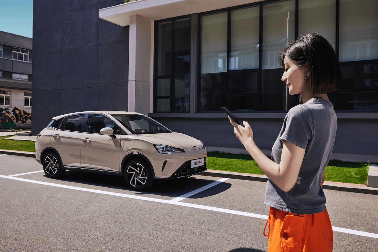 续航401km，7.38万起的哪吒AYA上市，还买海鸥和缤果吗？_搜狐汽车_搜狐网