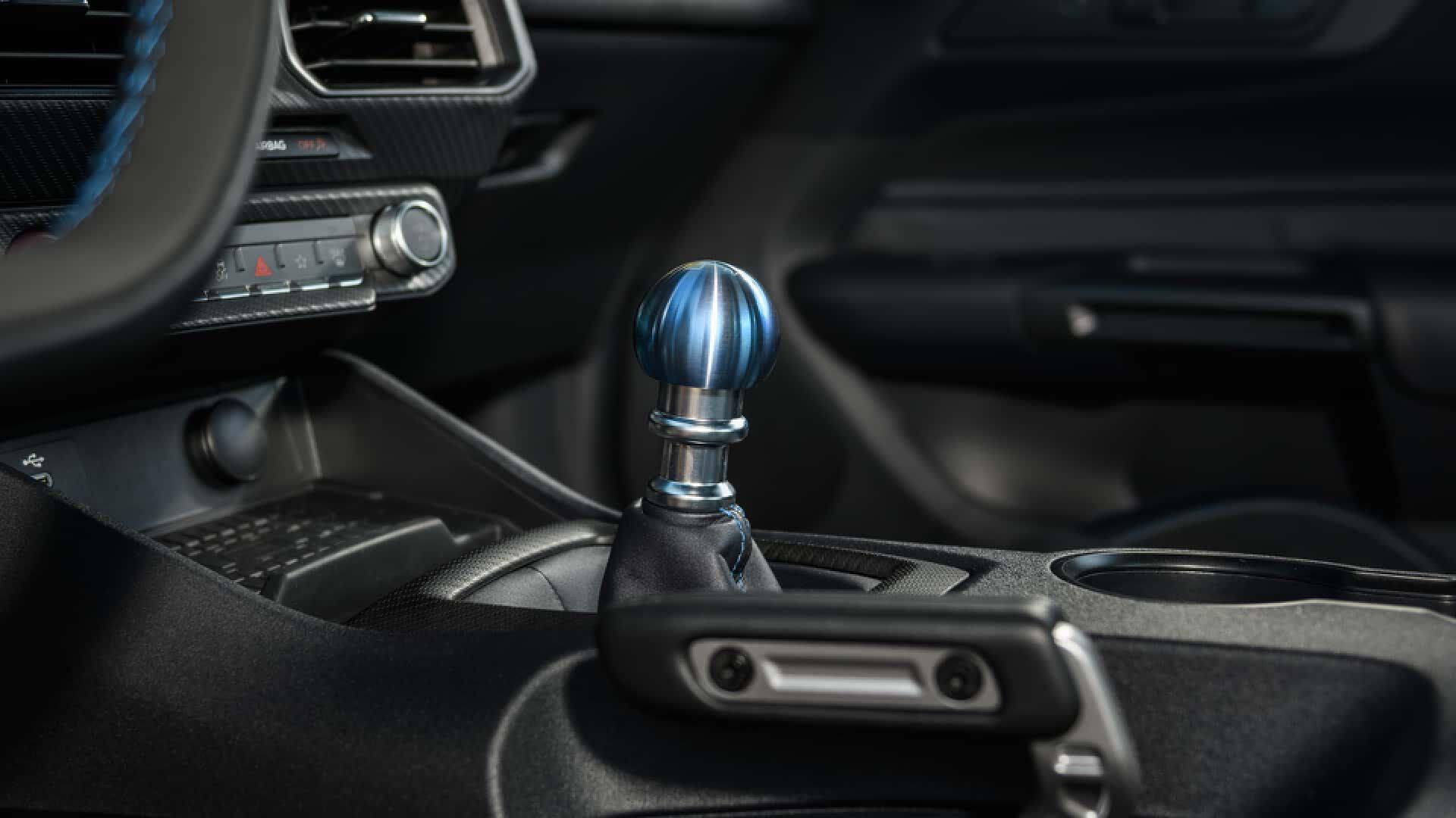 5.0升 V8发动机！GT500跌下神坛？2024款福特野马黑马_搜狐汽车_搜狐网