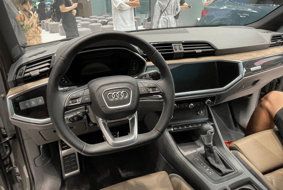 全新奥迪SUV到店！强动力低油耗，A8L同款配置，20多万40万气势_搜狐汽车_搜狐网