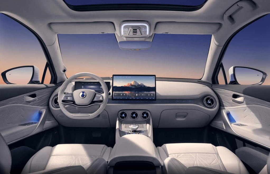 31.98万起的腾势N8，想大卖又不加长，打得过理想L8？_搜狐汽车_搜狐网