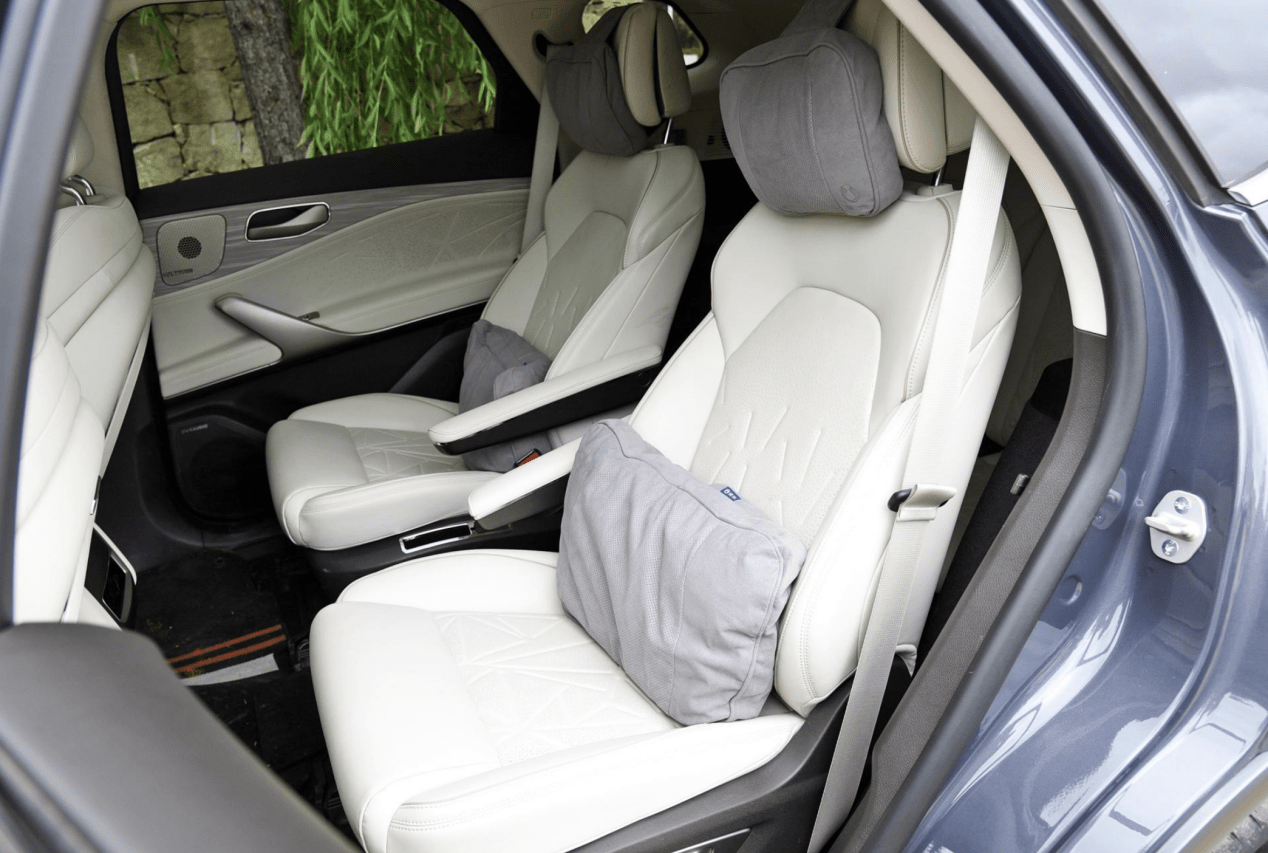 30多万预算买中大型混动SUV，腾势N8和理想L8该怎么选？_搜狐汽车_搜狐网