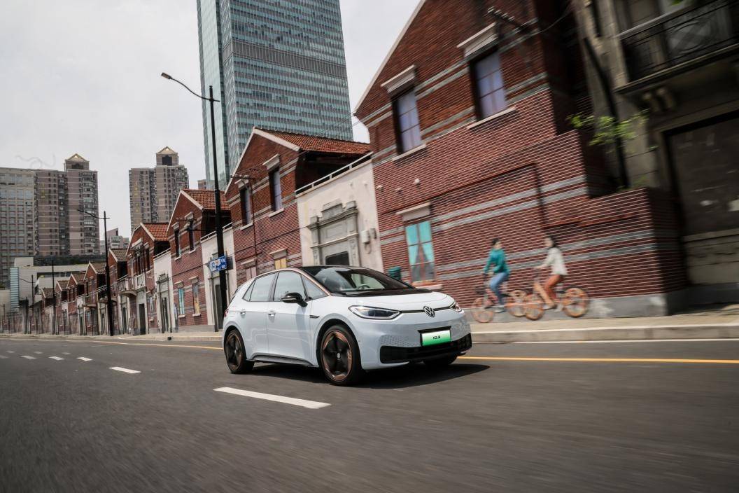 电动小钢炮月销过万，ID.3 12.59万起福利再延续_搜狐汽车_搜狐网