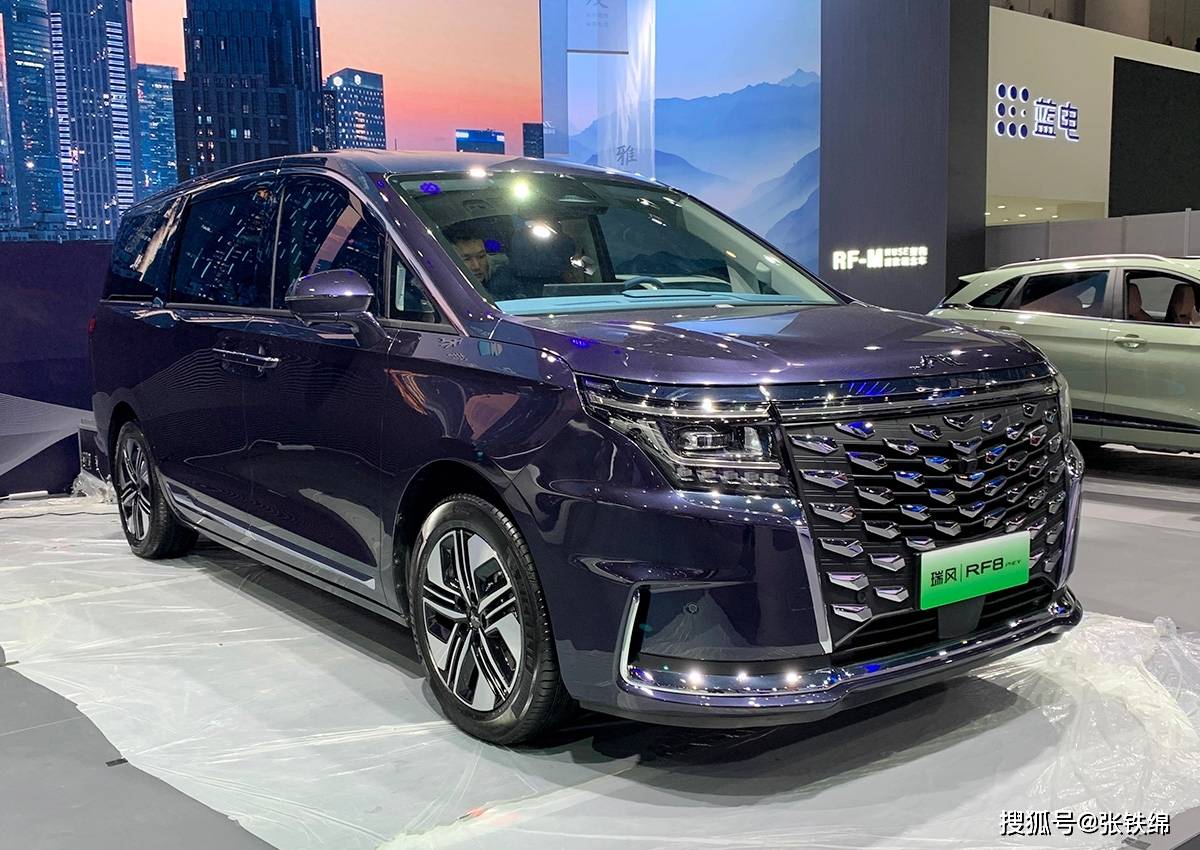 GL8同级，江淮瑞风RF8实车曝光，外观很霸气，两种前脸，侧滑门_搜狐汽车_搜狐网