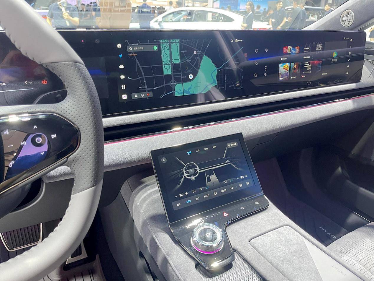 2023成都车展：3.8s破百、730km续航，实拍岚图追光_搜狐汽车_搜狐网