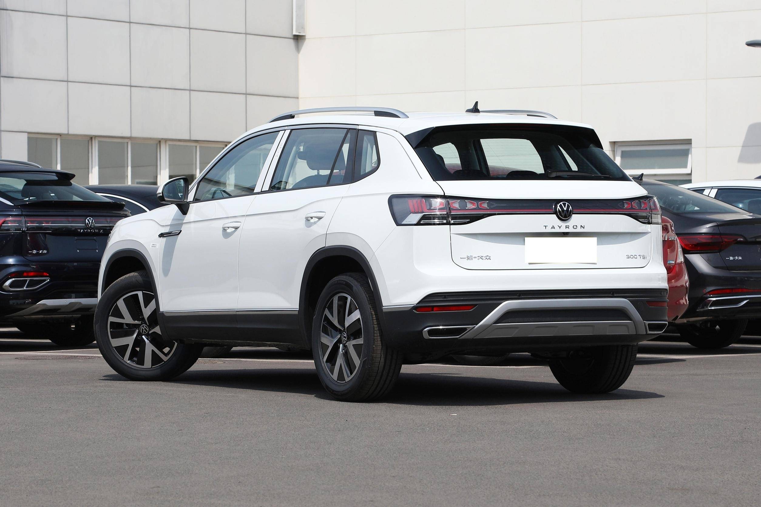 20万左右买家用SUV，大众探岳和红旗HS3对比，到底选谁好？_搜狐汽车_搜狐网