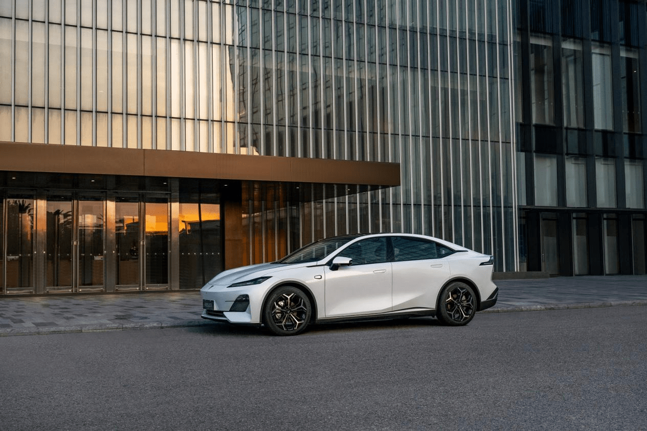 杀入15万档性价比激增，3个问答解析新款深蓝SL03，闭眼买？_搜狐汽车_搜狐网